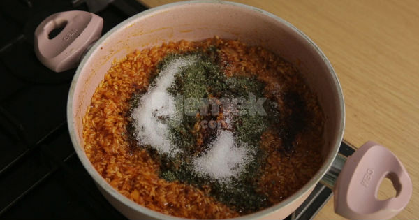 Zeytinyağlı Kuru Patlıcan Dolması Tarifi, Nasıl Yapılır? (Resimli ...