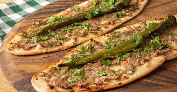 Etli Ekmek Tarifi, Nasıl Yapılır? - Yemek.com