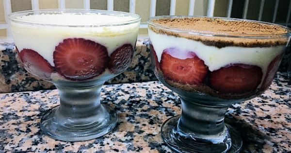 Çilekli Manolya Tatlısı Tarifi, Nasıl Yapılır? - Yemek.com