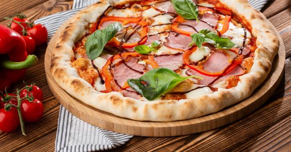 Dana Etli Kırmızı Biberli Pizza Tarifi, Nasıl Yapılır? - Yemek.com