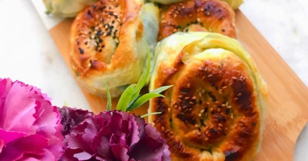 Ispanaklı Peynirli Gül Böreği Tarifi, Nasıl Yapılır? - Yemek.com