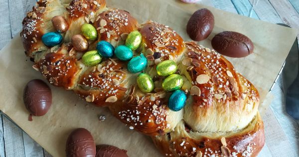 Üzümlü Paskalya Çöreği Tarifi, Nasıl Yapılır? -Yemek.com - Yemek.com