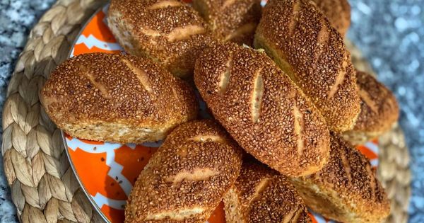 Susamlı Simit Poğaça Tarifi, Nasıl Yapılır? - Yemek.com