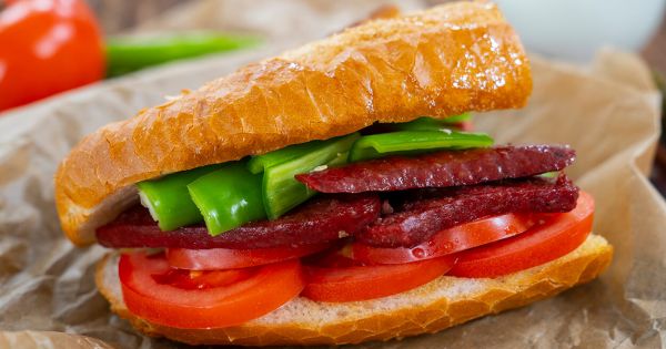 Sucuk Ekmek Tarifi, Nasıl Yapılır? (Resimli) - Yemek.com