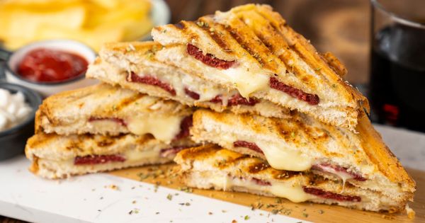 Tost Tarifi, Nasıl Yapılır? (Resimli) - Yemek.com