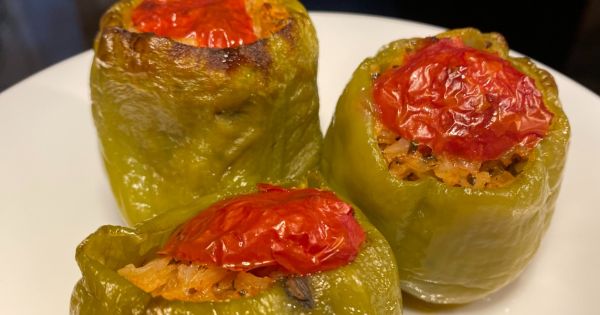 Zeytinyağlı Biber Dolması Tarifi, Nasıl Yapılır? - Yemek.com