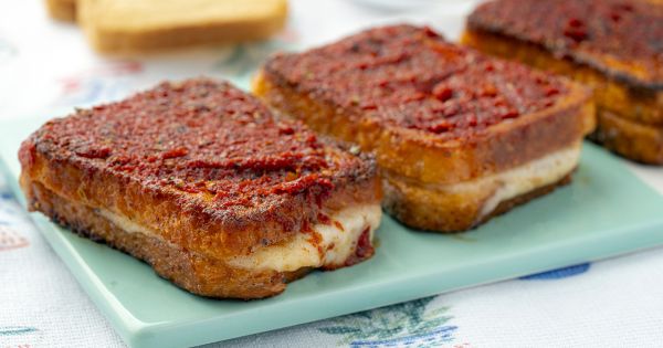 Peksi Tost Tarifi, Nasıl Yapılır? (Videolu) - Yemek.com