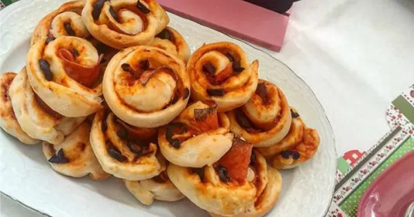 Kahvaltılık Rulo Pizza Tarifi, Nasıl Yapılır? - Yemek.com