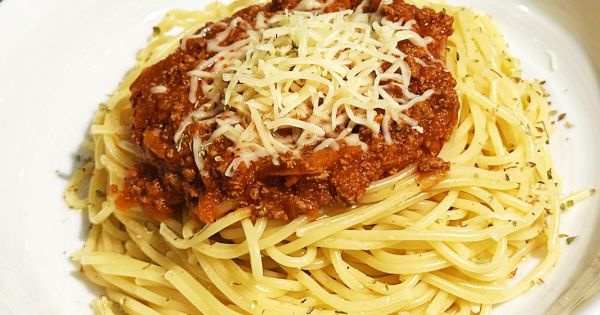 Ev Yapımı Bolonez Soslu Spagetti Tarifi, Nasıl Yapılır? - Yemek.com