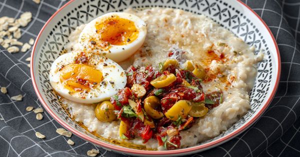 Peynirli Yumurtalı Yulaf Tarifi, Nasıl Yapılır? (Videolu) - Yemek.com