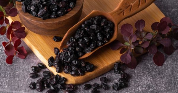 Karamuk Nedir? Karamuk Meyvesinin Faydaları - Yemek.com