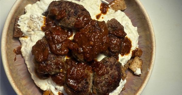 Ali Nazik Usulü Pideli Köfte Tarifi, Nasıl Yapılır? - Yemek.com