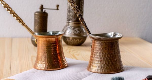 Cezve Nasıl Temizlenir? Kararmış ve Yanmış Cezve Temizliği - Yemek.com