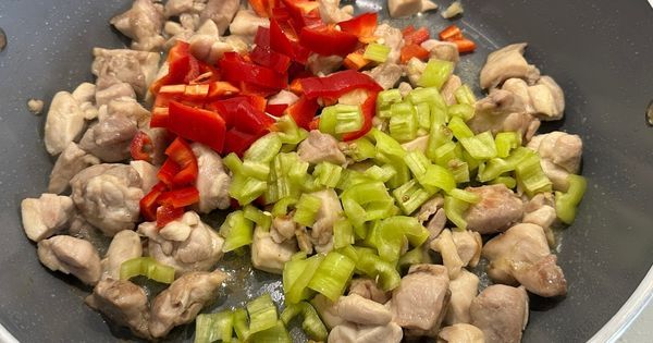 Tavada Tavuk Tarifi, Nasıl Yapılır? (Resimli) - Yemek.com