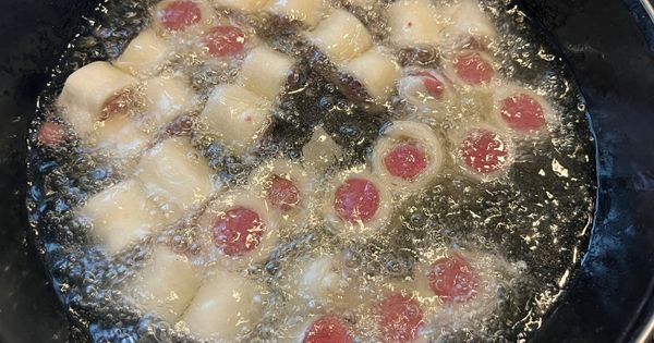 Yufkalı Sosis Tarifi, Nasıl Yapılır? (Resimli) - Yemek.com